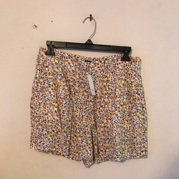 LOFT | Shorts | Floral Spring Shorts | Poshmark